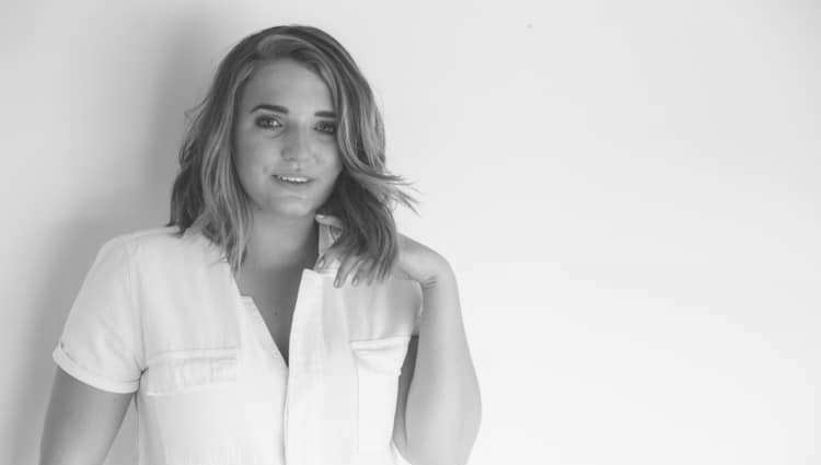 Maria Hassel’s Debut Single is a Strikingly Honest Narrative of the ...